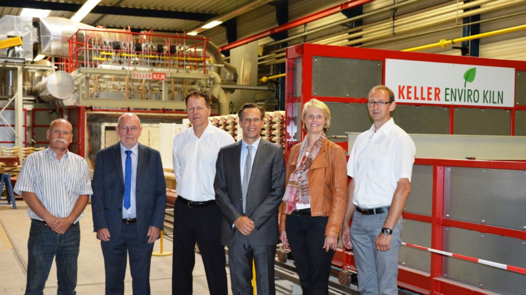 Anja Karliczek | Ein Laggenbecker Ofen, der Energie und Kosten spart – Anja Karliczek MdB ...